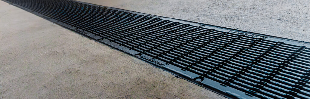 Flat Roofs and Internal Gutters - Controlling and Removing Rainwater ...